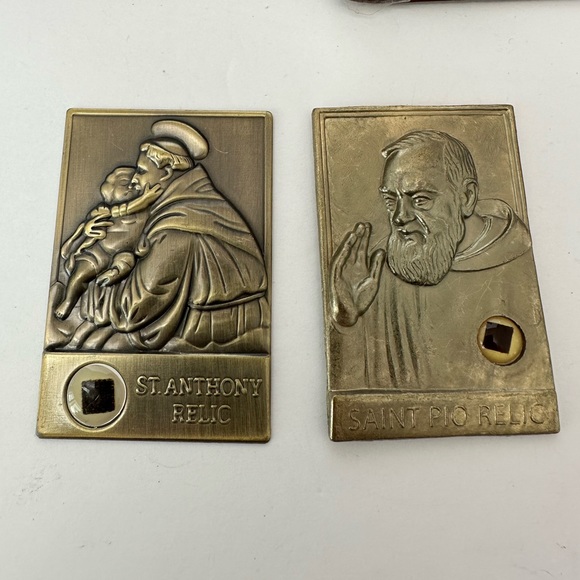 Vintage | Accents | Vintage Catholic Saints Relic Pocket Prayer Cards ...